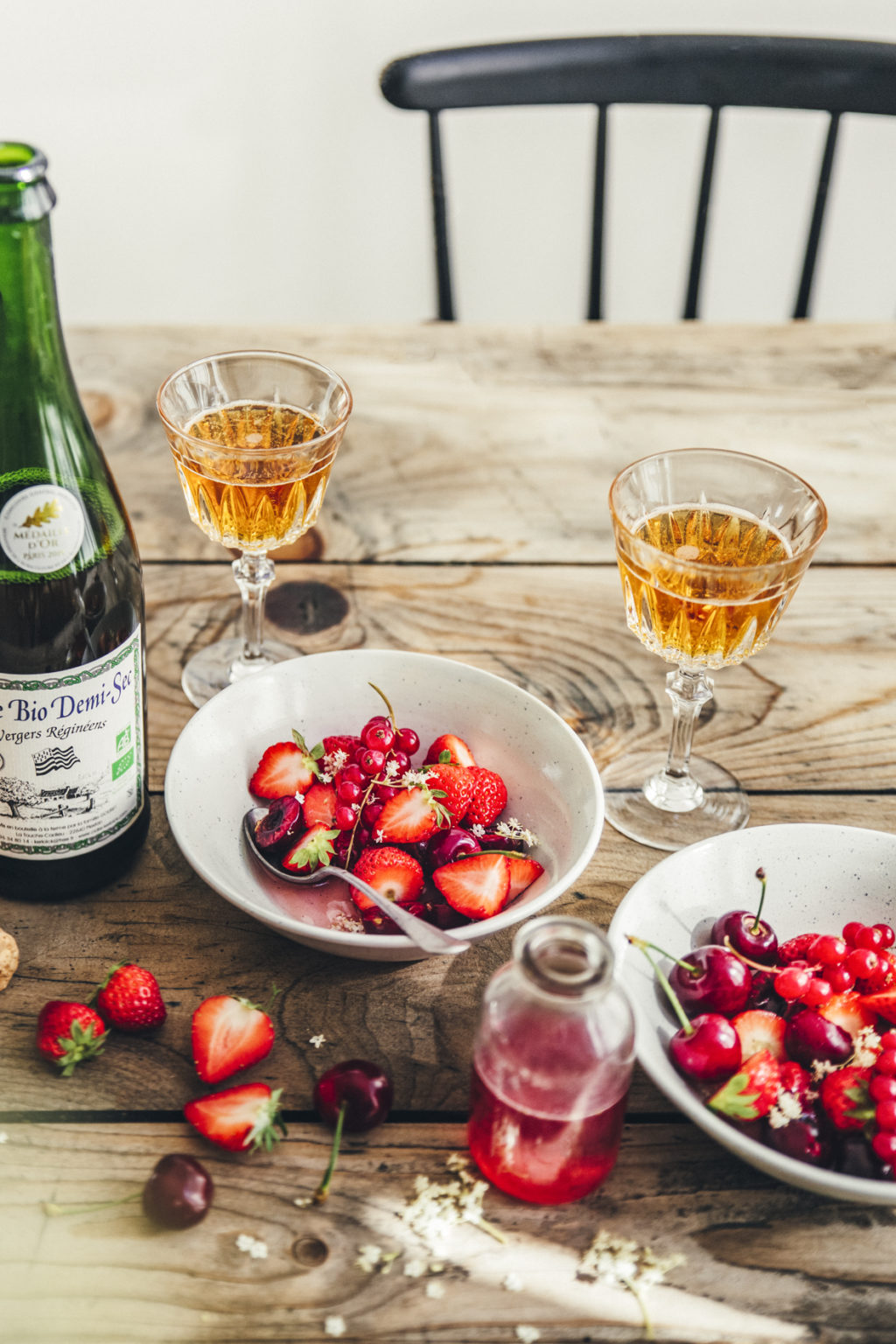 Nage de fruits rouges au sirop fraises sureau - Fraise & Basilic