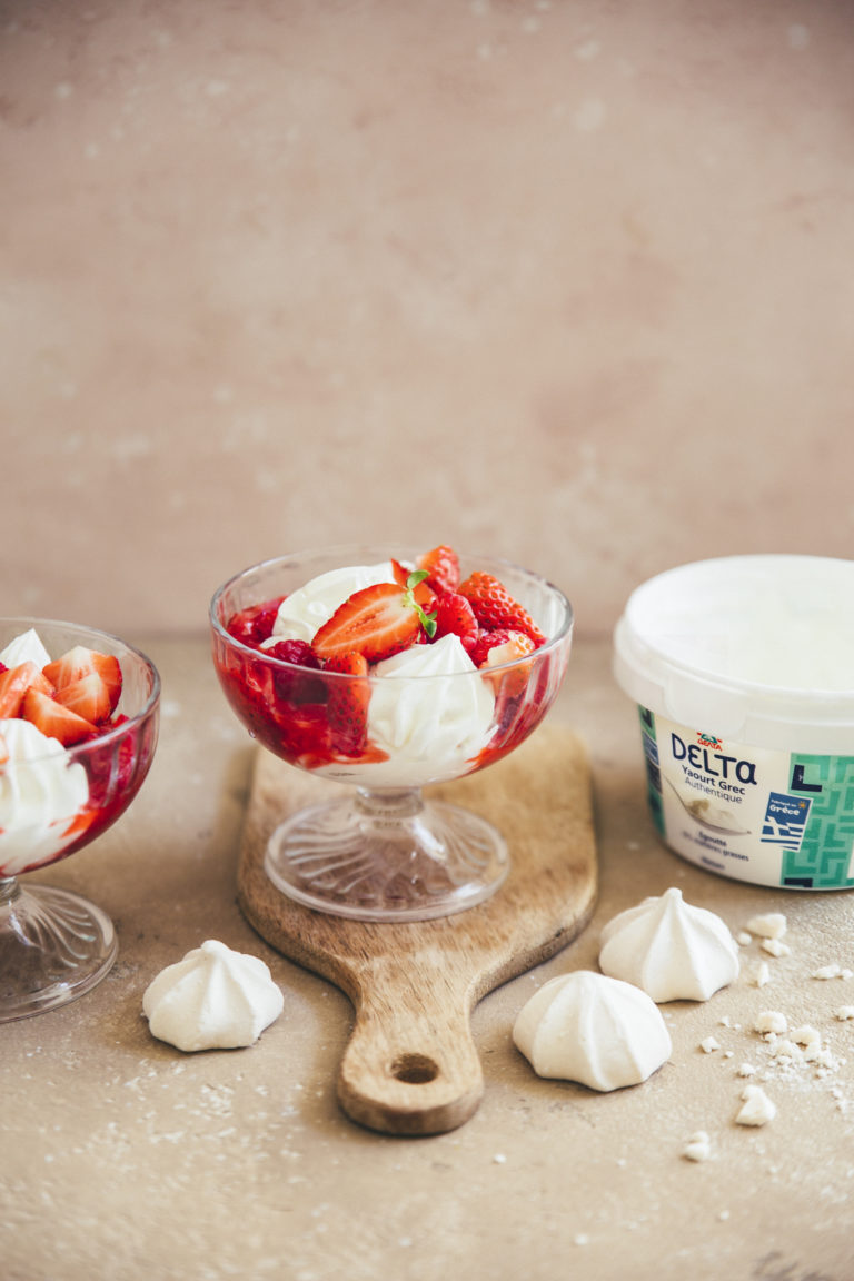 Shrikhand à la fleur d'oranger et aux fruits rouges - Fraise & Basilic